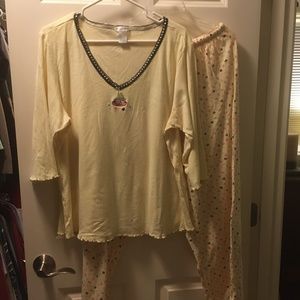 Bali | Intimates & Sleepwear | Bali Studio Collection 2 Piece Pj Set ...
